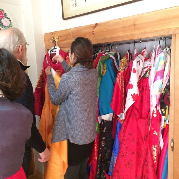 Trying hanbok & Tea ceremony | koreatourinformation.com