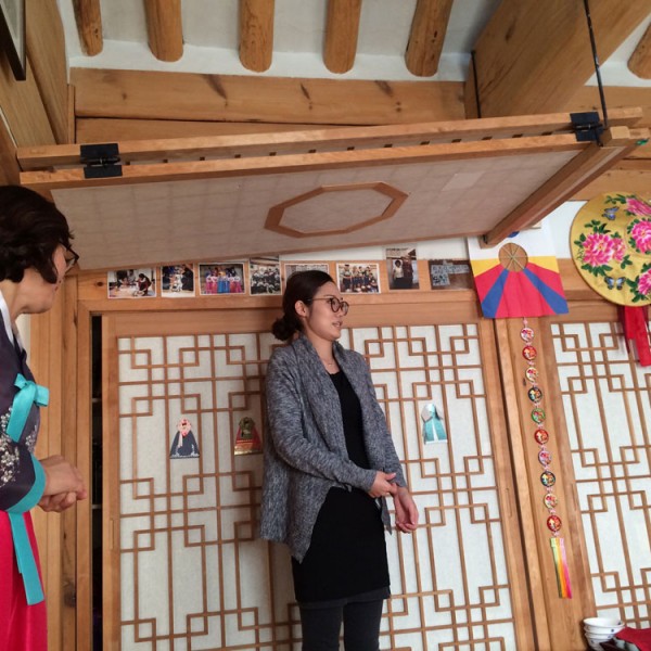 Trying hanbok & Tea ceremony | koreatourinformation.com